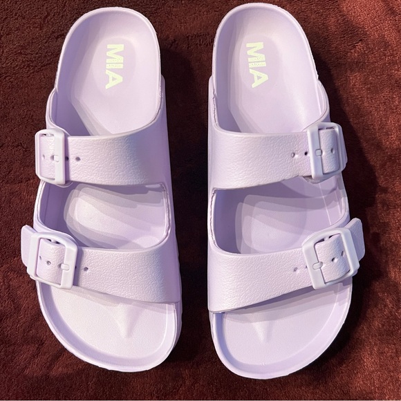 MIA | Shoes | Mia Kiana Platform Footbed Sandals | Poshmark